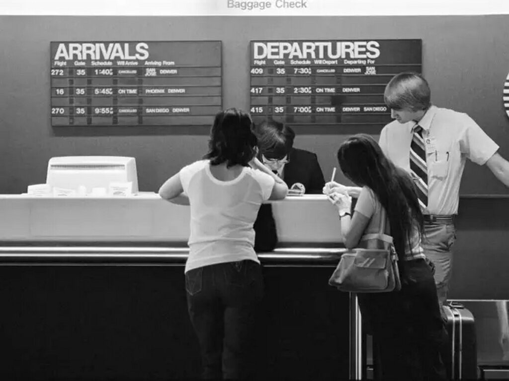 Evolution of Airports A Glimpse Into the Past and Present – designbygeeks