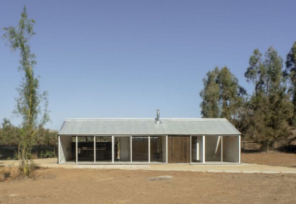 Exploring La Laguna House: A Design Overview - designbygeeks
